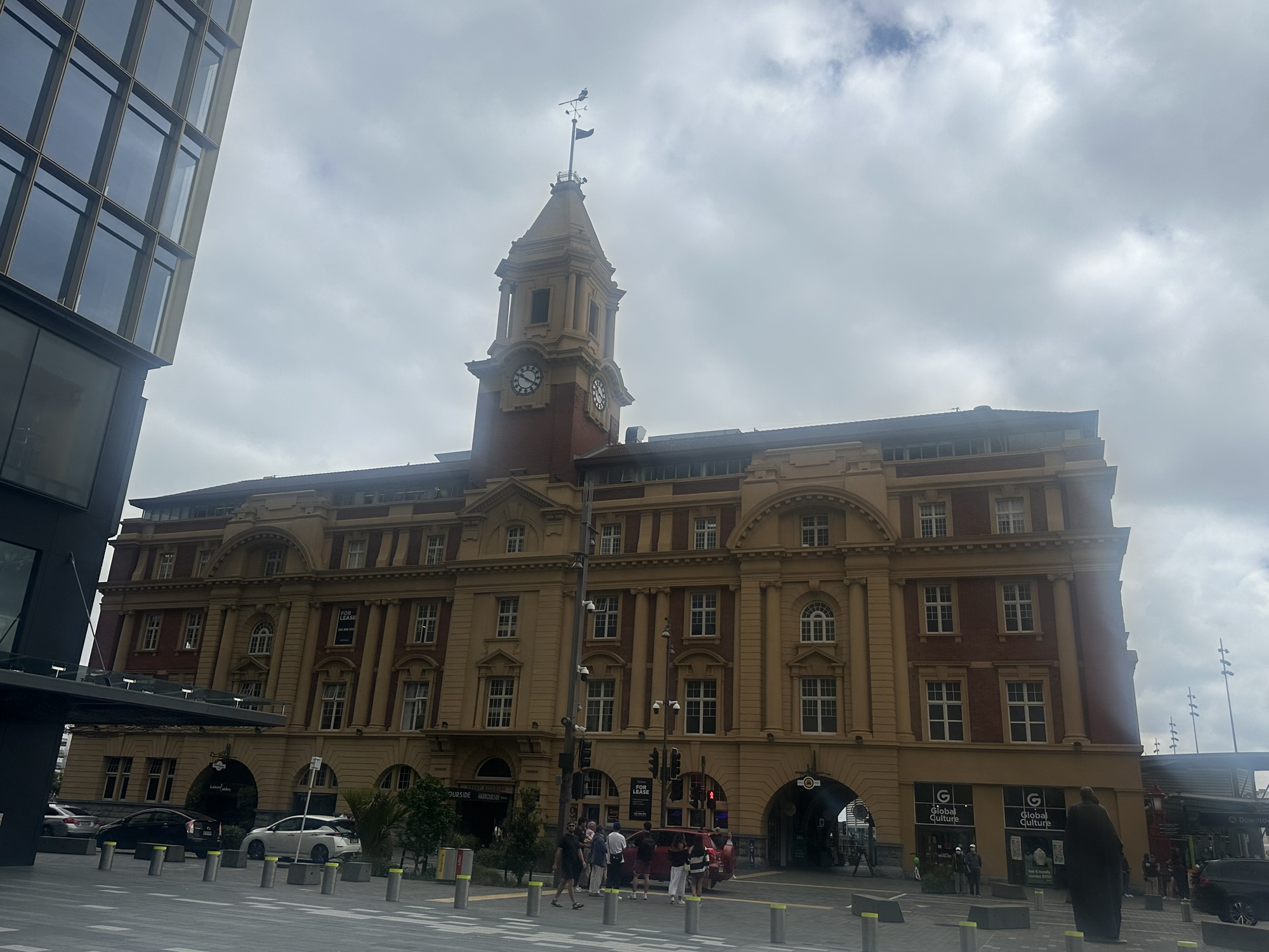 The Grove – Traveling Walters